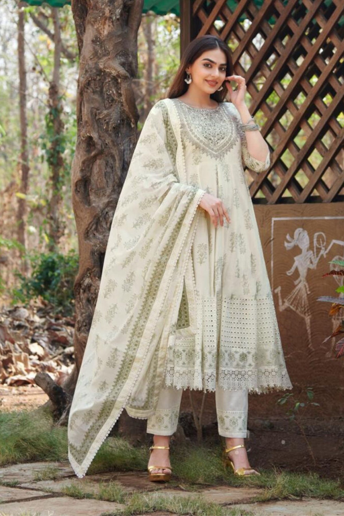 Buy Three-Piece Suit For Women | Ethnic Wear - Freyaa