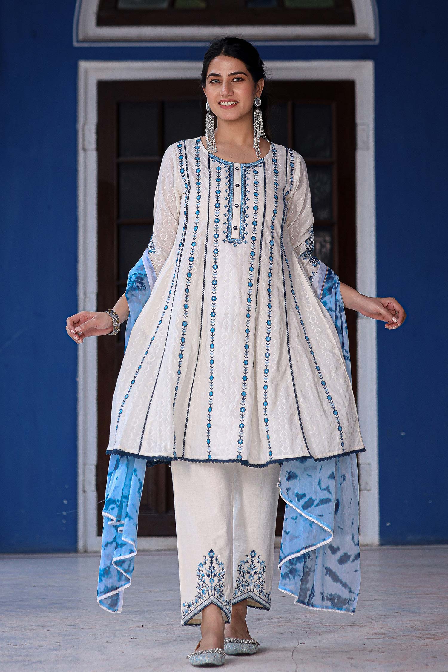 Buy Three-Piece Suit For Women | Ethnic Wear - Freyaa